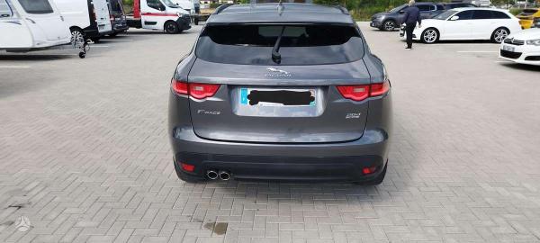 Grey Jaguar F-Pace 2018 in Taurage, with an engine capacity of 2.00 L and mileage of 137 thousand km for 12999 €, photo 5 on AUTOMOTO.COM.LV