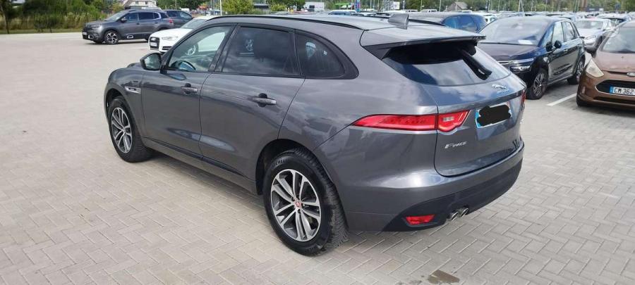 Grey Jaguar F-Pace 2018 in Taurage, with an engine capacity of 2.00 L and mileage of 137 thousand km for 12999 €, photo 7 on AUTOMOTO.COM.LV