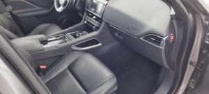 Grey Jaguar F-Pace 2018 in Taurage, with an engine capacity of 2.00 L and mileage of 137 thousand km for 12999 €, photo 9 on AUTOMOTO.COM.LV