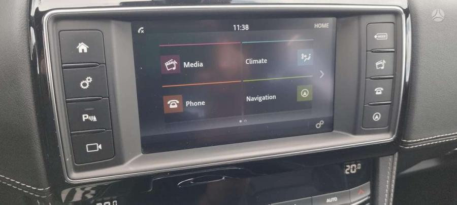 Grey Jaguar F-Pace 2018 in Taurage, with an engine capacity of 2.00 L and mileage of 137 thousand km for 12999 €, photo 18 on AUTOMOTO.COM.LV