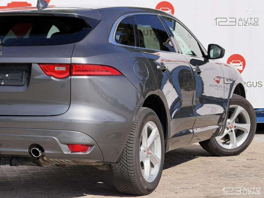 Grey Jaguar F-Pace 2018 in Taurage, with an engine capacity of 2.00 L and mileage of 228 thousand km for 14900 €, photo 11 on AUTOMOTO.COM.LV