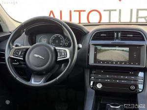 Grey Jaguar F-Pace 2018 in Taurage, with an engine capacity of 2.00 L and mileage of 228 thousand km for 14900 €, photo 19 on AUTOMOTO.COM.LV
