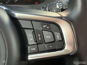 Grey Jaguar F-Pace 2018 in Taurage, with an engine capacity of 2.00 L and mileage of 228 thousand km for 14900 €, photo 21 on AUTOMOTO.COM.LV