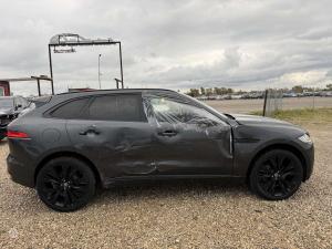 Grey Jaguar F-Pace 2018 in Vilnius, with an engine capacity of 2.99 L and mileage of 184 thousand km for 10700 €, photo 11 on AUTOMOTO.COM.LV