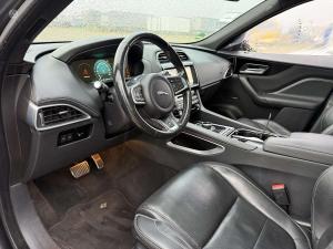 Grey Jaguar F-Pace 2018 in Vilnius, with an engine capacity of 2.99 L and mileage of 184 thousand km for 10700 €, photo 22 on AUTOMOTO.COM.LV