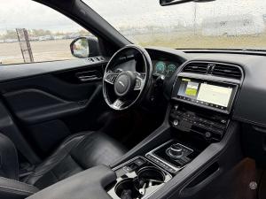 Grey Jaguar F-Pace 2018 in Vilnius, with an engine capacity of 2.99 L and mileage of 184 thousand km for 10700 €, photo 27 on AUTOMOTO.COM.LV