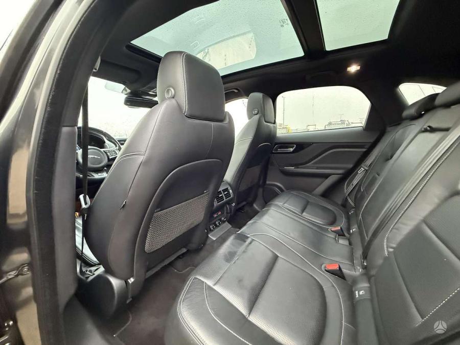 Grey Jaguar F-Pace 2018 in Vilnius, with an engine capacity of 2.99 L and mileage of 184 thousand km for 10700 €, photo 29 on AUTOMOTO.COM.LV