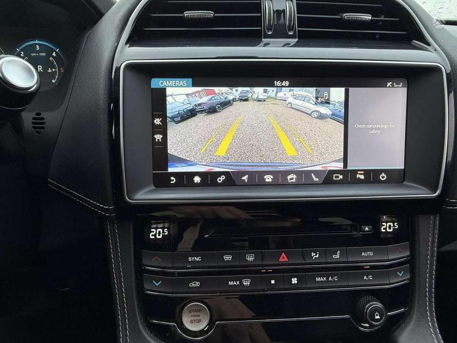 Grey Jaguar F-Pace 2018 in Vilnius, with an engine capacity of 2.99 L and mileage of 184 thousand km for 10700 €, photo 32 on AUTOMOTO.COM.LV