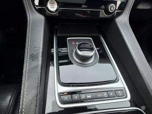 Grey Jaguar F-Pace 2018 in Vilnius, with an engine capacity of 2.99 L and mileage of 184 thousand km for 10700 €, photo 39 on AUTOMOTO.COM.LV