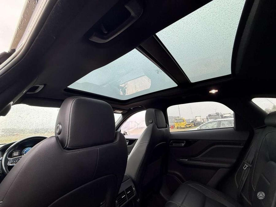 Grey Jaguar F-Pace 2018 in Vilnius, with an engine capacity of 2.99 L and mileage of 184 thousand km for 10700 €, photo 40 on AUTOMOTO.COM.LV