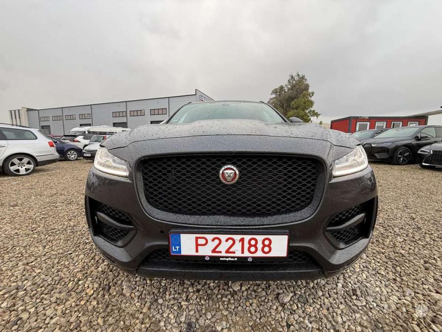Grey Jaguar F-Pace 2018 in Vilnius, with an engine capacity of 2.99 L and mileage of 184 thousand km for 10700 €, photo 50 on AUTOMOTO.COM.LV