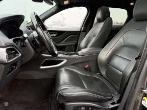 Grey Jaguar F-Pace 2018 in Vilnius, with an engine capacity of 2.99 L and mileage of 184 thousand km for 10700 €, photo 54 on AUTOMOTO.COM.LV
