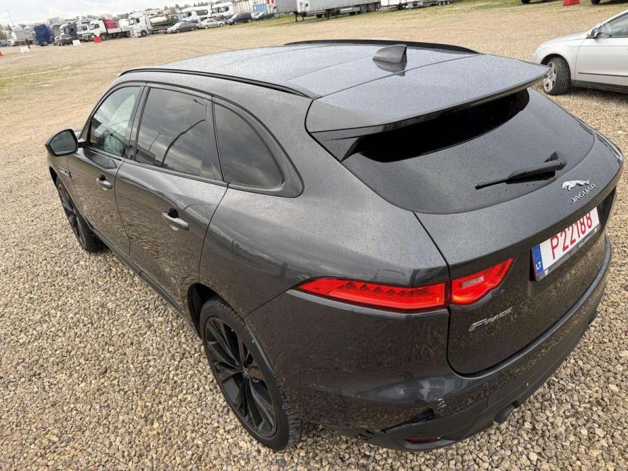 Grey Jaguar F-Pace 2018 in Vilnius, with an engine capacity of 2.99 L and mileage of 184 thousand km for 10700 €, photo 60 on AUTOMOTO.COM.LV