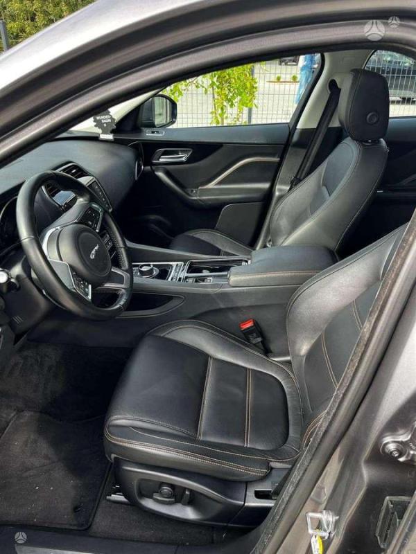 Pelēks Jaguar F-Pace 2018 Viļņa, ar dzinēja tilpumu 2.00 L un nobraukumu 194 tūkst. km par 9700 €, foto 8 vietnē AUTOMOTO.COM.LV