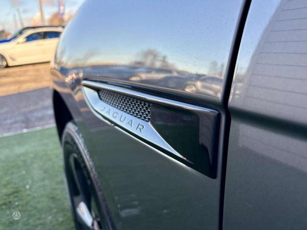 Pelēks Jaguar F-Pace 2019 Panevēža, ar dzinēja tilpumu 2.99 L un nobraukumu 192 tūkst. km par 17500 €, foto 11 vietnē AUTOMOTO.COM.LV