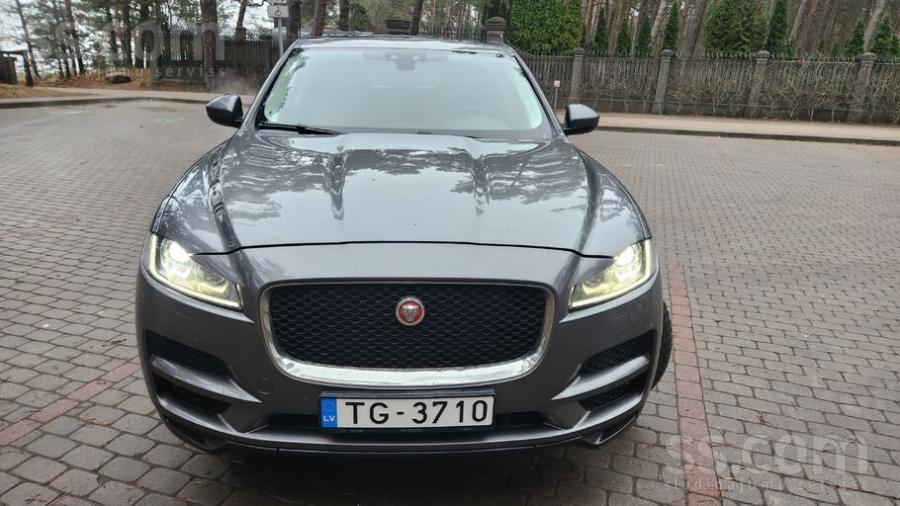 Grey Jaguar F-Pace 2019 in Jurmala, with an engine capacity of 2.00 L and mileage of 196 thousand km for 15990 €, photo 2 on AUTOMOTO.COM.LV