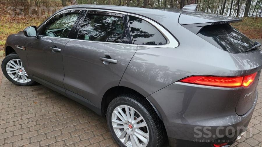 Grey Jaguar F-Pace 2019 in Jurmala, with an engine capacity of 2.00 L and mileage of 196 thousand km for 15990 €, photo 3 on AUTOMOTO.COM.LV