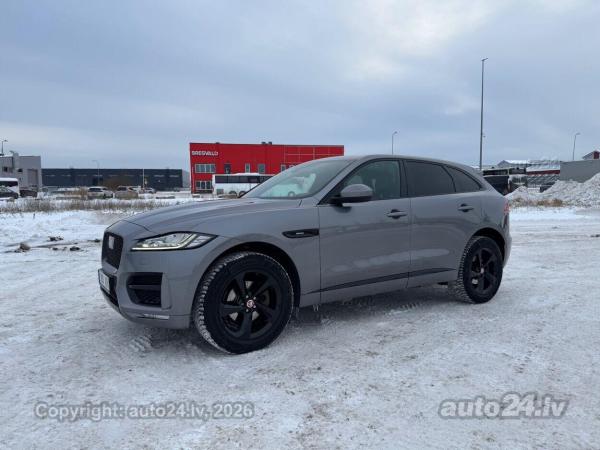 Grey Jaguar F-Pace 2019 in Tallinn, with an engine capacity of 2.00 L and mileage of 135 thousand km for 28900 €, photo 4 on AUTOMOTO.COM.LV