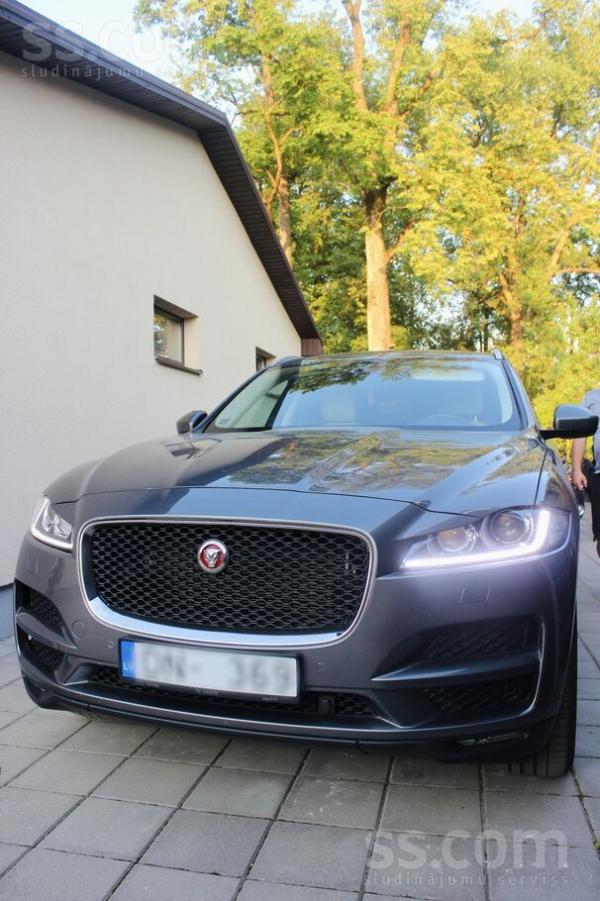 Grey Jaguar F-Pace 2019 in Jekabpils, with an engine capacity of 2.00 L and mileage of 108 thousand km for 18900 €, photo 2 on AUTOMOTO.COM.LV