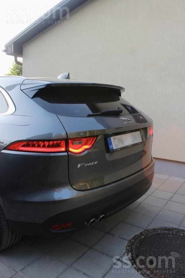 Grey Jaguar F-Pace 2019 in Jekabpils, with an engine capacity of 2.00 L and mileage of 108 thousand km for 18900 €, photo 3 on AUTOMOTO.COM.LV