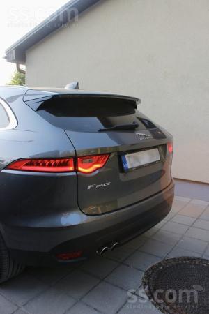 Grey Jaguar F-Pace 2019 in Jekabpils, with an engine capacity of 2.00 L and mileage of 108 thousand km for 18900 €, photo 4 on AUTOMOTO.COM.LV