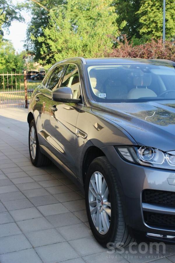 Grey Jaguar F-Pace 2019 in Jekabpils, with an engine capacity of 2.00 L and mileage of 108 thousand km for 18900 €, photo 4 on AUTOMOTO.COM.LV