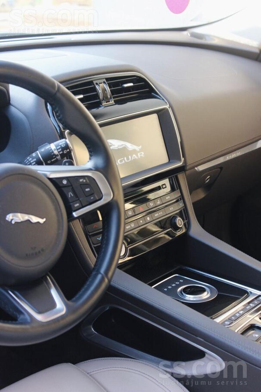Grey Jaguar F-Pace 2019 in Jekabpils, with an engine capacity of 2.00 L and mileage of 108 thousand km for 18900 €, photo 7 on AUTOMOTO.COM.LV
