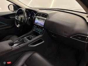 Pelēks Jaguar F-Pace 2019 Marijampole, ar dzinēja tilpumu 2.00 L un nobraukumu 159 tūkst. km par 13750 €, foto 15 vietnē AUTOMOTO.COM.LV