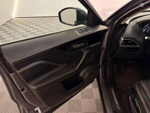 Pelēks Jaguar F-Pace 2019 Marijampole, ar dzinēja tilpumu 2.00 L un nobraukumu 159 tūkst. km par 13750 €, foto 22 vietnē AUTOMOTO.COM.LV
