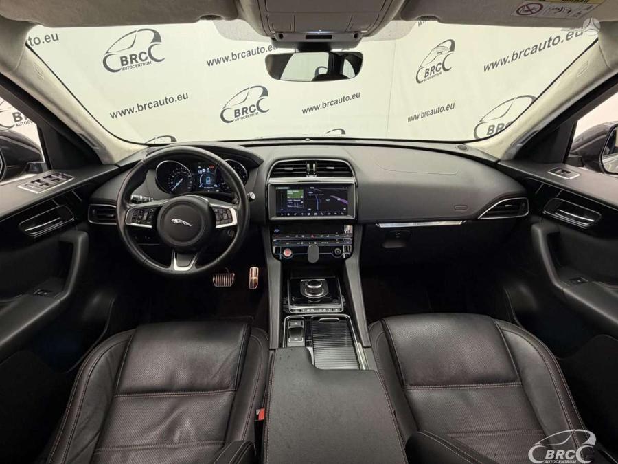 Grey Jaguar F-Pace 2019 in Vilnius, with an engine capacity of 2.00 L and mileage of 80 thousand km for 18500 €, photo 5 on AUTOMOTO.COM.LV