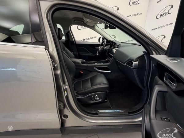 Pelēks Jaguar F-Pace 2019 Viļņa, ar dzinēja tilpumu 2.00 L un nobraukumu 80 tūkst. km par 18500 €, foto 5 vietnē AUTOMOTO.COM.LV