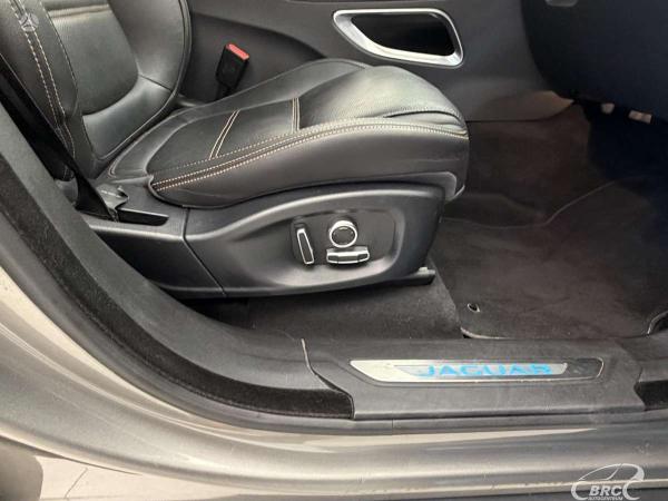 Pelēks Jaguar F-Pace 2019 Viļņa, ar dzinēja tilpumu 2.00 L un nobraukumu 80 tūkst. km par 18500 €, foto 7 vietnē AUTOMOTO.COM.LV