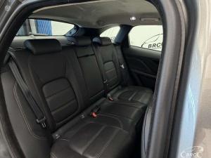 Grey Jaguar F-Pace 2019 in Vilnius, with an engine capacity of 2.00 L and mileage of 80 thousand km for 18500 €, photo 14 on AUTOMOTO.COM.LV