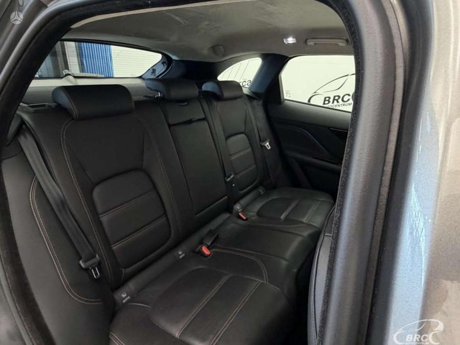 Grey Jaguar F-Pace 2019 in Vilnius, with an engine capacity of 2.00 L and mileage of 80 thousand km for 18500 €, photo 14 on AUTOMOTO.COM.LV