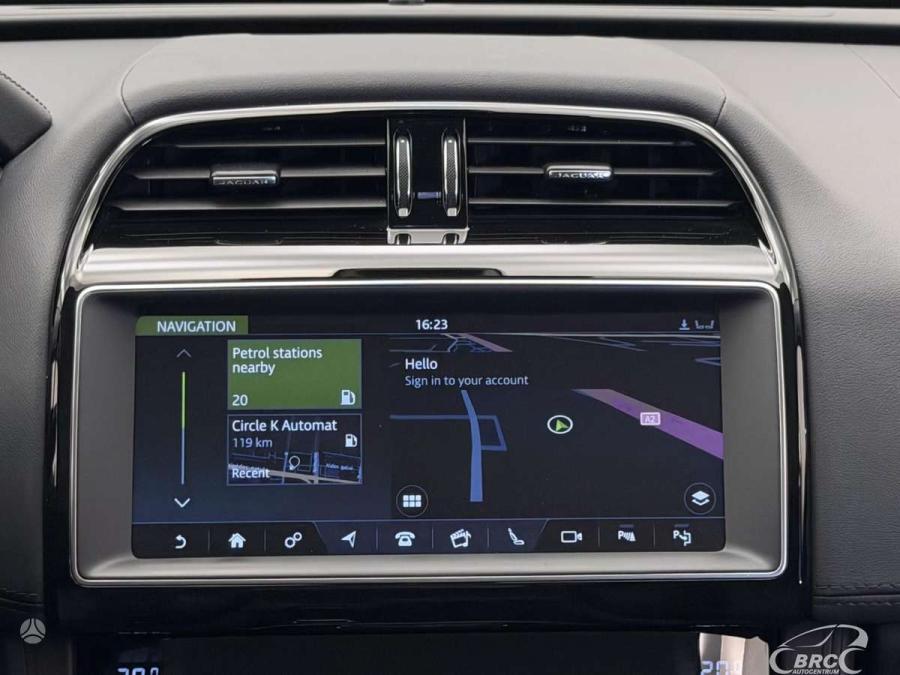 Grey Jaguar F-Pace 2019 in Vilnius, with an engine capacity of 2.00 L and mileage of 80 thousand km for 18500 €, photo 18 on AUTOMOTO.COM.LV