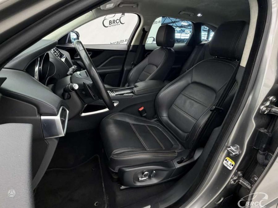 Grey Jaguar F-Pace 2019 in Vilnius, with an engine capacity of 2.00 L and mileage of 80 thousand km for 18500 €, photo 24 on AUTOMOTO.COM.LV