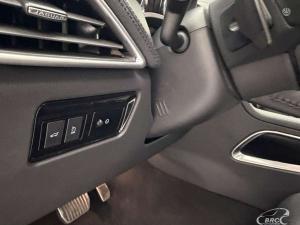 Grey Jaguar F-Pace 2019 in Vilnius, with an engine capacity of 2.00 L and mileage of 80 thousand km for 18500 €, photo 27 on AUTOMOTO.COM.LV