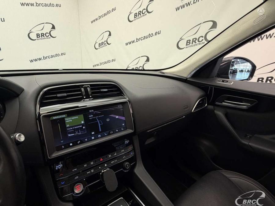 Grey Jaguar F-Pace 2019 in Vilnius, with an engine capacity of 2.00 L and mileage of 80 thousand km for 18500 €, photo 29 on AUTOMOTO.COM.LV