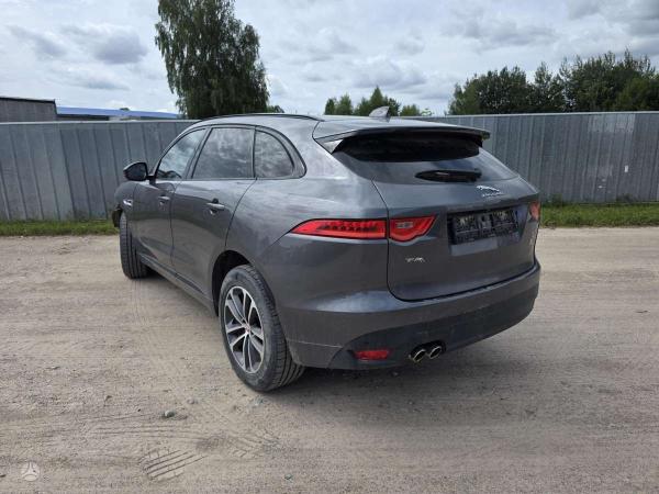 Grey Jaguar F-Pace 2019 in Alytus, with an engine capacity of 2.00 L and mileage of 164 thousand km for 7500 €, photo 4 on AUTOMOTO.COM.LV