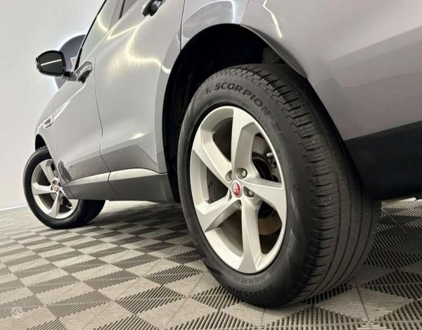 Grey Jaguar F-Pace 2019 in Marijampole, with an engine capacity of 2.00 L and mileage of 159 thousand km for 12999 €, photo 9 on AUTOMOTO.COM.LV