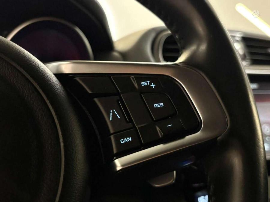 Grey Jaguar F-Pace 2019 in Marijampole, with an engine capacity of 2.00 L and mileage of 159 thousand km for 12999 €, photo 12 on AUTOMOTO.COM.LV