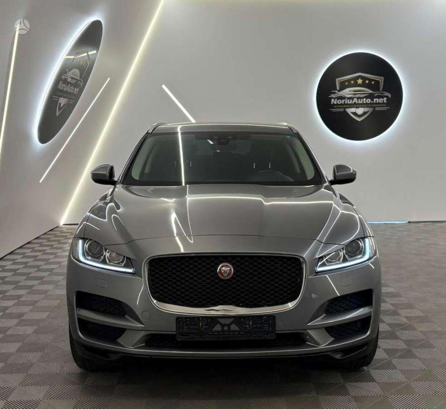 Grey Jaguar F-Pace 2019 in Marijampole, with an engine capacity of 2.00 L and mileage of 159 thousand km for 12999 €, photo 24 on AUTOMOTO.COM.LV