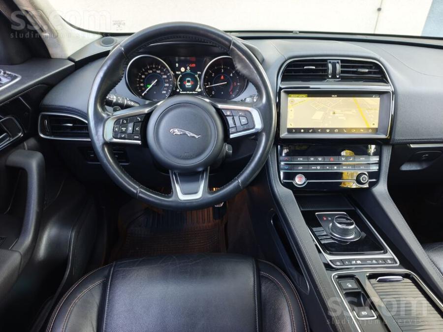 Grey Jaguar F-Pace 2019 in Jelgava, with an engine capacity of 2.00 L and mileage of 0 thousand km for 12950 €, photo 12 on AUTOMOTO.COM.LV