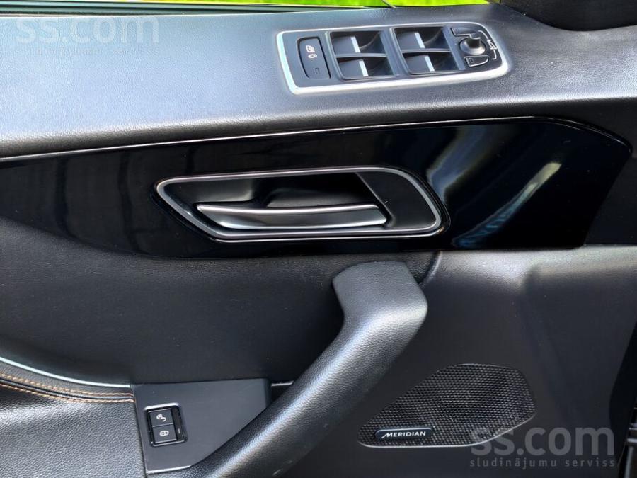 Grey Jaguar F-Pace 2019 in Jelgava, with an engine capacity of 2.00 L and mileage of 0 thousand km for 12950 €, photo 20 on AUTOMOTO.COM.LV