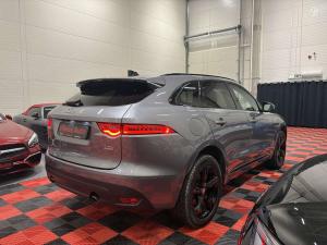 Grey Jaguar F-Pace 2020 in Vilnius, with an engine capacity of 2.00 L and mileage of 30 thousand km for 27990 €, photo 4 on AUTOMOTO.COM.LV