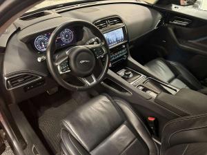 Grey Jaguar F-Pace 2020 in Vilnius, with an engine capacity of 2.00 L and mileage of 30 thousand km for 27990 €, photo 12 on AUTOMOTO.COM.LV