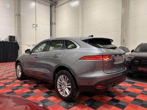 Grey Jaguar F-Pace 2020 in Vilnius, with an engine capacity of 2.00 L and mileage of 112 thousand km for 21880 €, photo 6 on AUTOMOTO.COM.LV