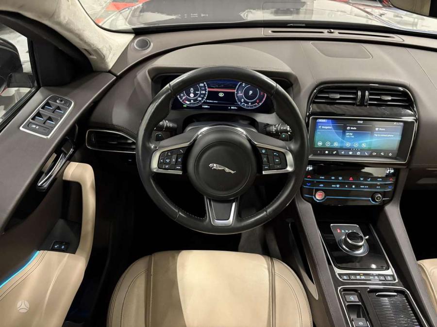 Grey Jaguar F-Pace 2020 in Vilnius, with an engine capacity of 2.00 L and mileage of 112 thousand km for 21880 €, photo 18 on AUTOMOTO.COM.LV