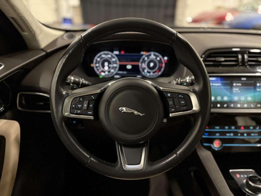 Grey Jaguar F-Pace 2020 in Vilnius, with an engine capacity of 2.00 L and mileage of 112 thousand km for 21880 €, photo 19 on AUTOMOTO.COM.LV