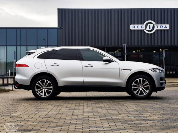 Pelēks Jaguar F-Pace 2020 Šauļi, ar dzinēja tilpumu 2.00 L un nobraukumu 130 tūkst. km par 14250 €, foto 9 vietnē AUTOMOTO.COM.LV